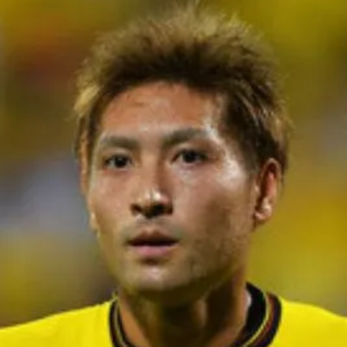 William e Ewerton aquecem em treino sem Tanaka