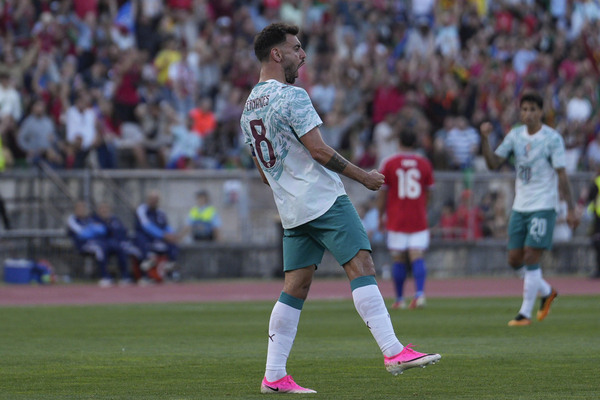 Portugal Beat Chile 2-1 in World Cup Warm-Up Match